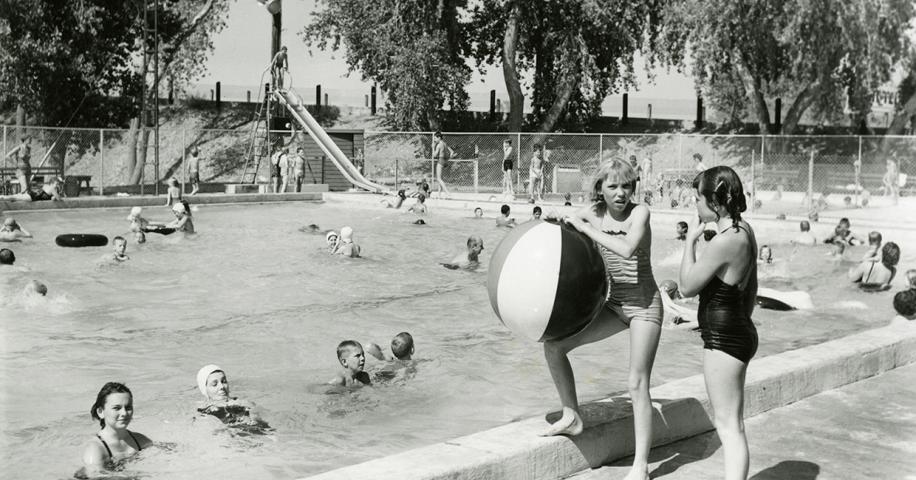 The Pool at Tempe Beach | Arizona Highways